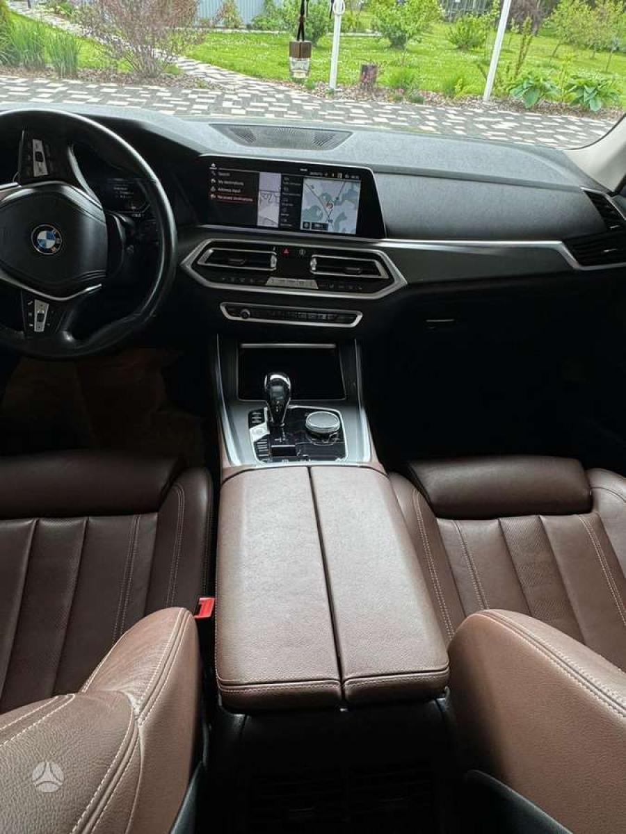 Green BMW X5 2021 in Riga, with an engine capacity of 3.00 L and mileage of 143 thousand km for 43500 €, photo 19 on AUTOMOTO.COM.LV