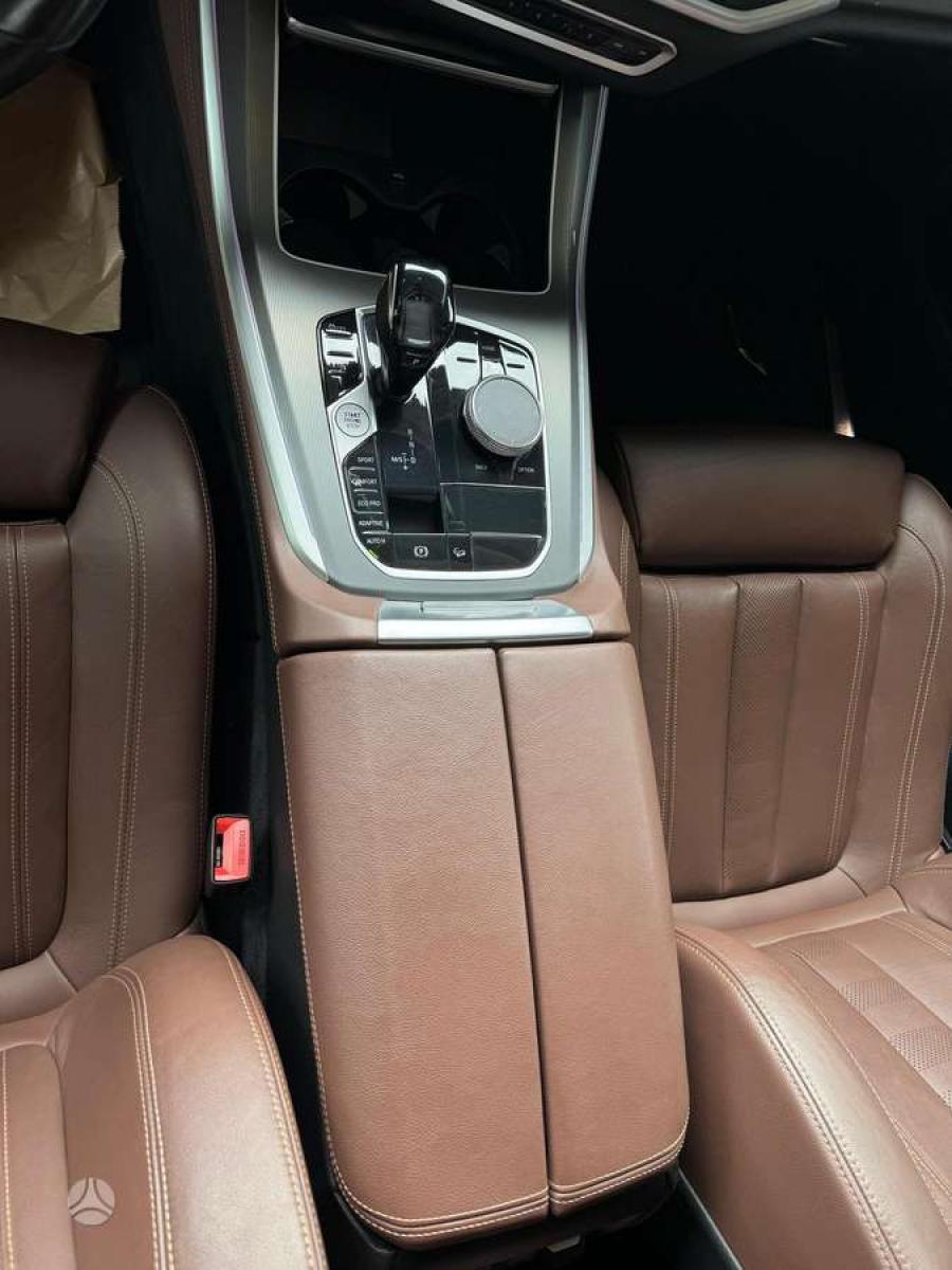 Green BMW X5 2021 in Riga, with an engine capacity of 3.00 L and mileage of 143 thousand km for 43500 €, photo 20 on AUTOMOTO.COM.LV