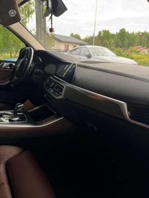 Green BMW X5 2021 in Riga, with an engine capacity of 3.00 L and mileage of 143 thousand km for 43500 €, photo 22 on AUTOMOTO.COM.LV