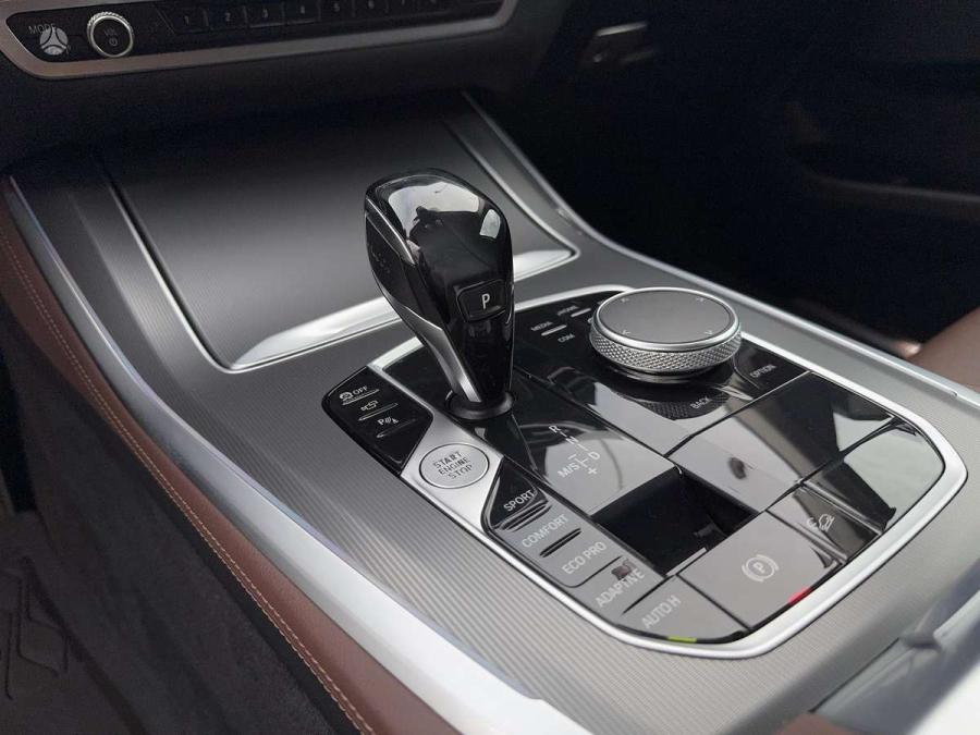 Green BMW X5 2021 in Riga, with an engine capacity of 3.00 L and mileage of 143 thousand km for 43500 €, photo 29 on AUTOMOTO.COM.LV