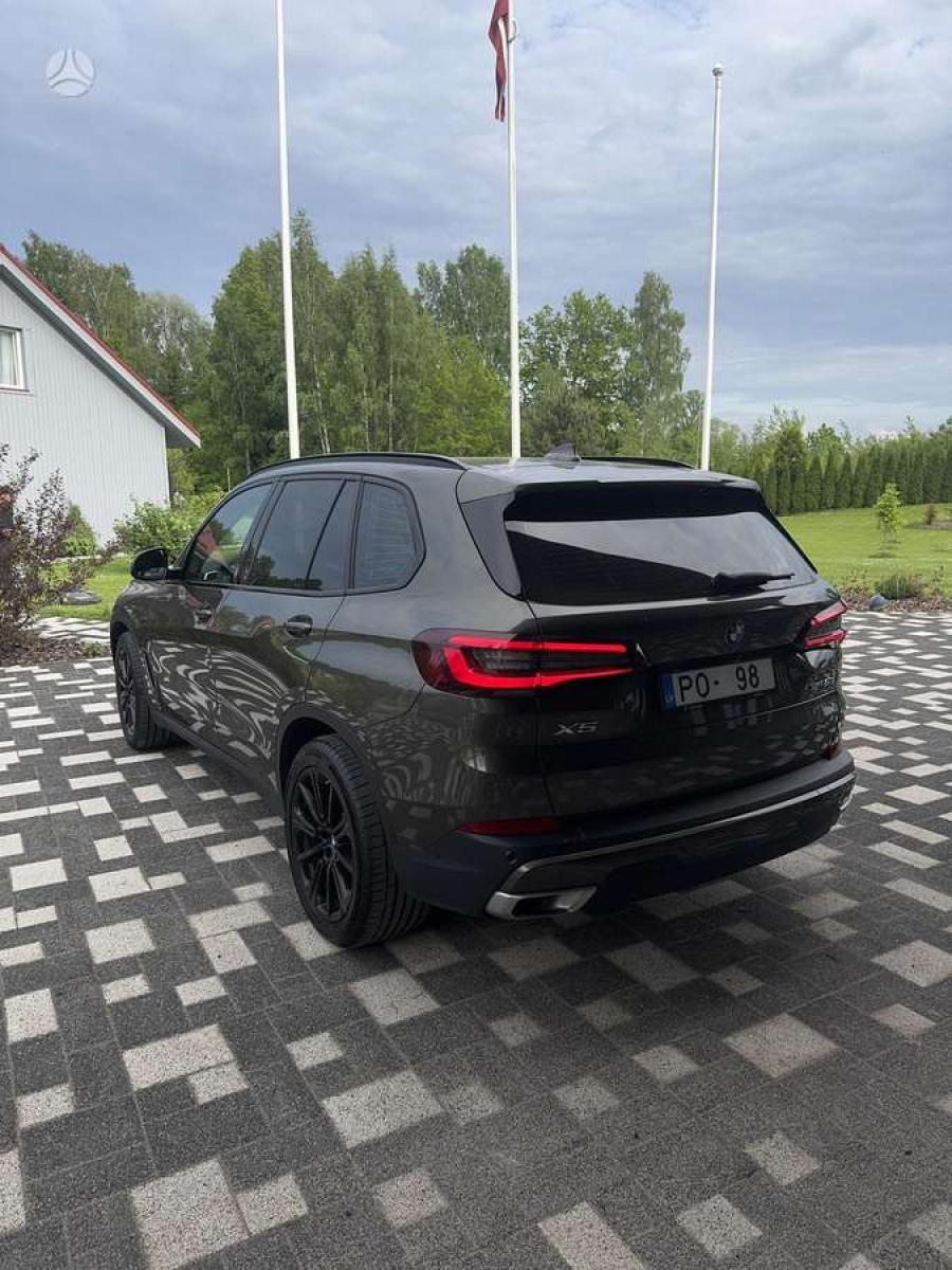 Green BMW X5 2021 in Riga, with an engine capacity of 3.00 L and mileage of 143 thousand km for 43500 €, photo 32 on AUTOMOTO.COM.LV