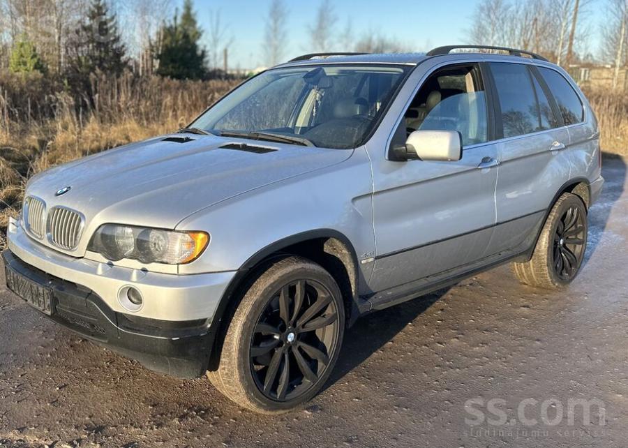 Grey BMW X5 2001 in Riga, with an engine capacity of 4.40 L and mileage of 213 thousand km for 5225 €, photo 1 on AUTOMOTO.COM.LV