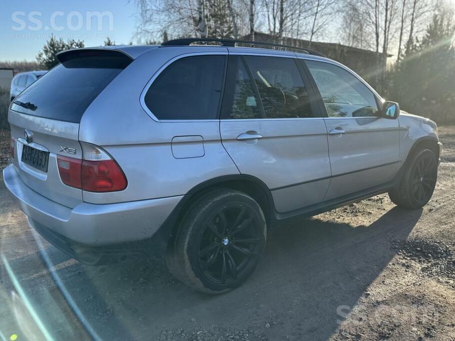 Grey BMW X5 2001 in Riga, with an engine capacity of 4.40 L and mileage of 213 thousand km for 5225 €, photo 3 on AUTOMOTO.COM.LV