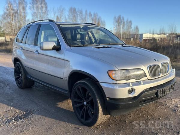 Grey BMW X5 2001 in Riga, with an engine capacity of 4.40 L and mileage of 213 thousand km for 5225 €, photo 4 on AUTOMOTO.COM.LV