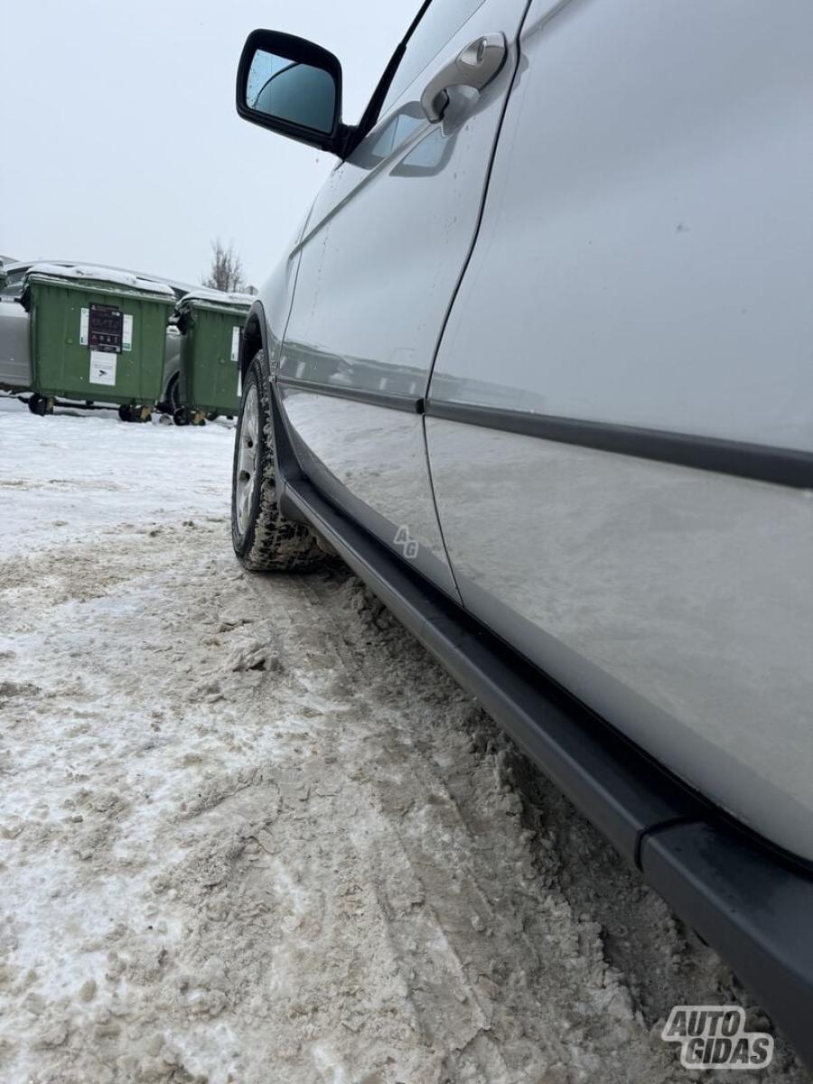 Grey BMW X5 2001 in Vilnius, with an engine capacity of 3.00 L and mileage of 319 thousand km for 3350 €, photo 6 on AUTOMOTO.COM.LV