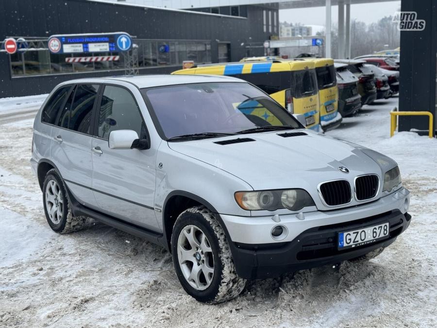 Grey BMW X5 2001 in Vilnius, with an engine capacity of 3.00 L and mileage of 310 thousand km for 3199 €, photo 1 on AUTOMOTO.COM.LV