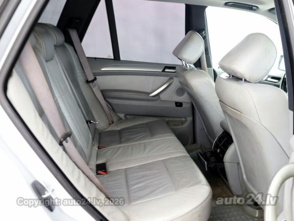 Pelēks BMW X5 2001 Tallina, ar dzinēja tilpumu 2.90 L un nobraukumu 316 tūkst. km par 2499 €, foto 7 vietnē AUTOMOTO.COM.LV