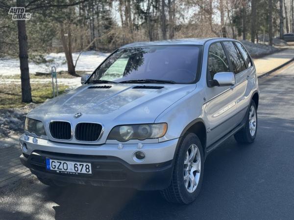 Pelēks BMW X5 2001 Viļņa, ar dzinēja tilpumu 3.00 L un nobraukumu 319 tūkst. km par 3000 €, foto 1 vietnē AUTOMOTO.COM.LV