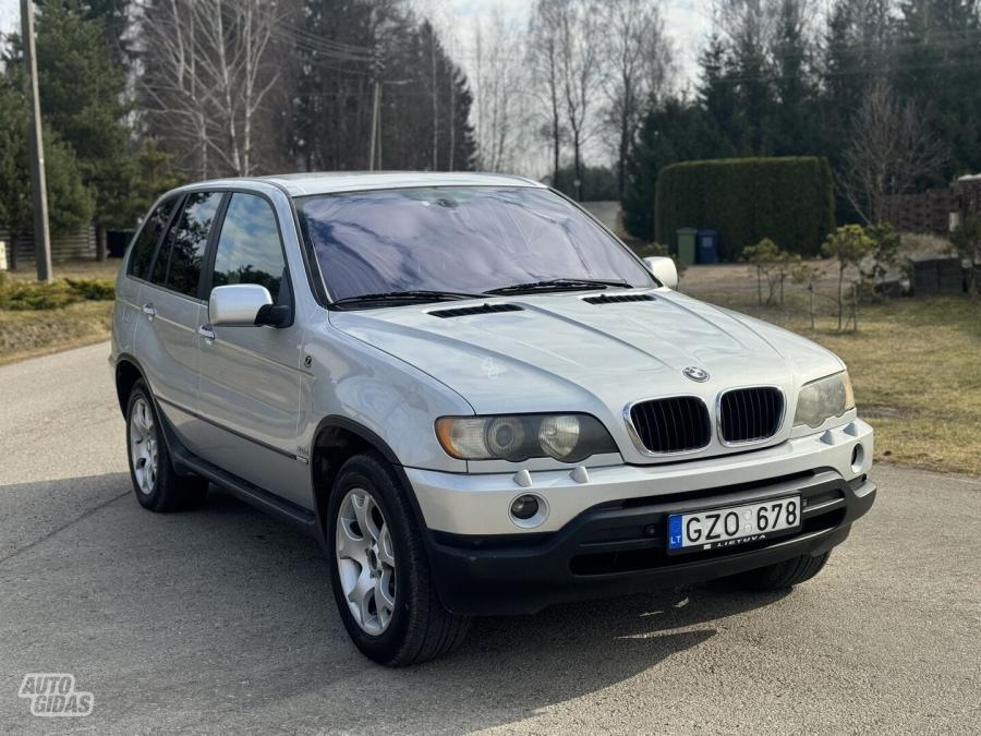 Grey BMW X5 2001 in Vilnius, with an engine capacity of 3.00 L and mileage of 320 thousand km for 2950 €, photo 3 on AUTOMOTO.COM.LV