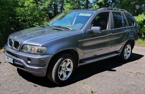 Pelēks BMW X5 2001 Panevēža, ar dzinēja tilpumu 2.93 L un nobraukumu 300 tūkst. km par 2450 €, foto 3 vietnē AUTOMOTO.COM.LV