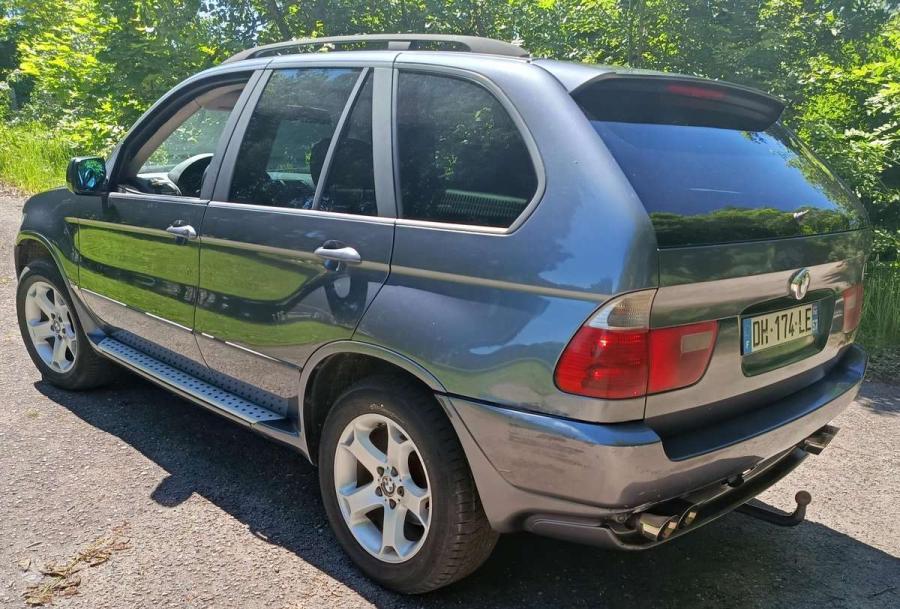Pelēks BMW X5 2001 Panevēža, ar dzinēja tilpumu 2.93 L un nobraukumu 300 tūkst. km par 2450 €, foto 6 vietnē AUTOMOTO.COM.LV