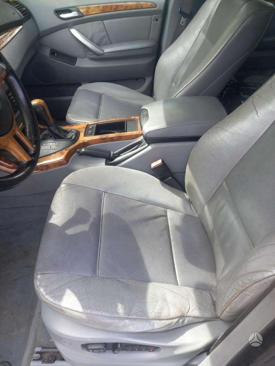Pelēks BMW X5 2001 Panevēža, ar dzinēja tilpumu 2.93 L un nobraukumu 300 tūkst. km par 2450 €, foto 8 vietnē AUTOMOTO.COM.LV