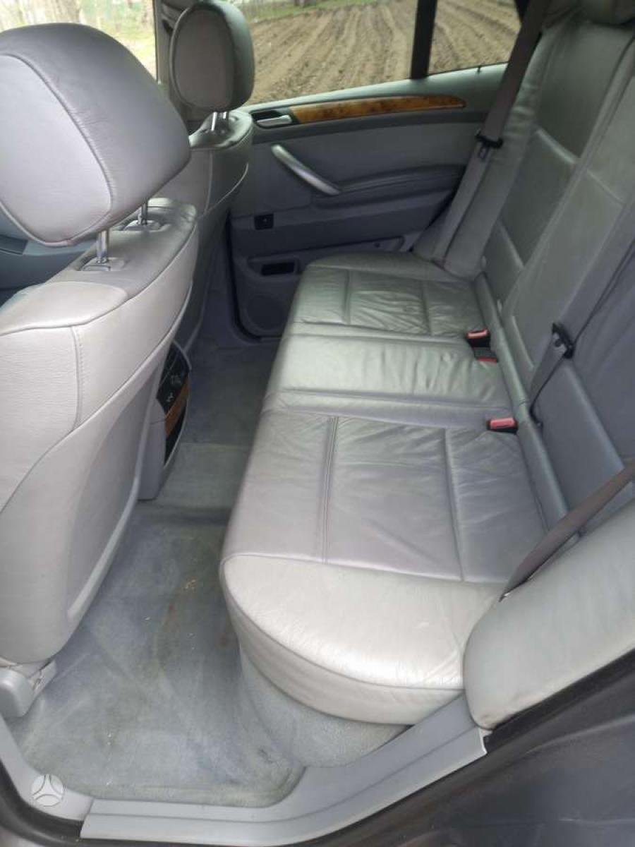 Pelēks BMW X5 2001 Panevēža, ar dzinēja tilpumu 2.93 L un nobraukumu 300 tūkst. km par 2450 €, foto 10 vietnē AUTOMOTO.COM.LV