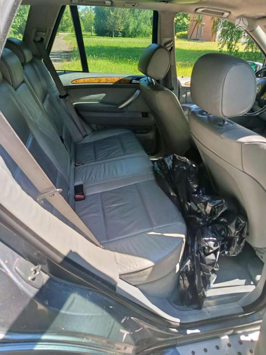 Pelēks BMW X5 2001 Panevēža, ar dzinēja tilpumu 2.93 L un nobraukumu 300 tūkst. km par 2450 €, foto 11 vietnē AUTOMOTO.COM.LV