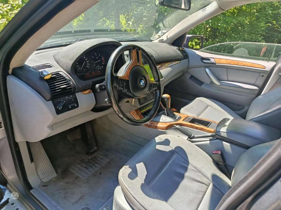 Pelēks BMW X5 2001 Panevēža, ar dzinēja tilpumu 2.93 L un nobraukumu 300 tūkst. km par 2450 €, foto 16 vietnē AUTOMOTO.COM.LV