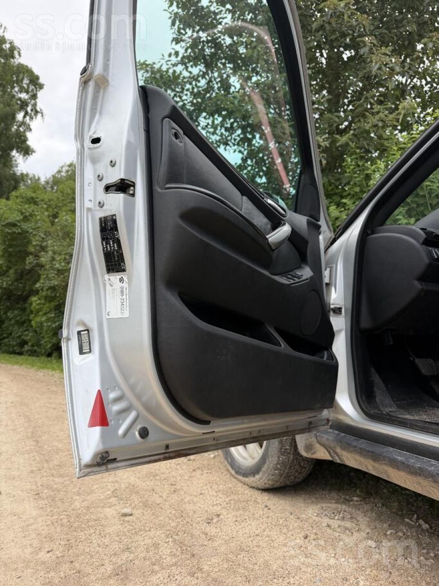 Pelēks BMW X5 2001 Ogre, ar dzinēja tilpumu 3.00 L un nobraukumu 360 tūkst. km par 1700 €, foto 5 vietnē AUTOMOTO.COM.LV