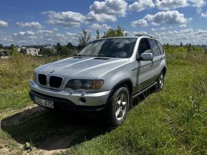 Pelēks BMW X5 2001 Viļņa, ar dzinēja tilpumu 2.93 L un nobraukumu 600 tūkst. km par 2300 €, foto 4 vietnē AUTOMOTO.COM.LV