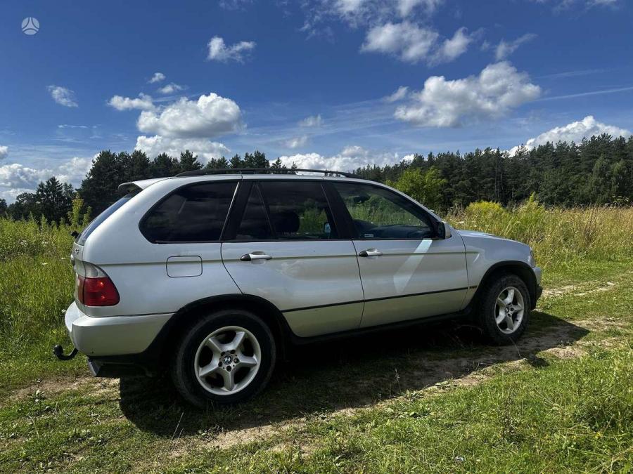 Pelēks BMW X5 2001 Viļņa, ar dzinēja tilpumu 2.93 L un nobraukumu 600 tūkst. km par 2300 €, foto 5 vietnē AUTOMOTO.COM.LV
