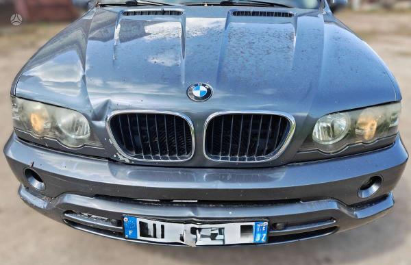 Pelēks BMW X5 2001 Panevēža, ar dzinēja tilpumu 2.93 L un nobraukumu 300 tūkst. km par 2300 €, foto 2 vietnē AUTOMOTO.COM.LV