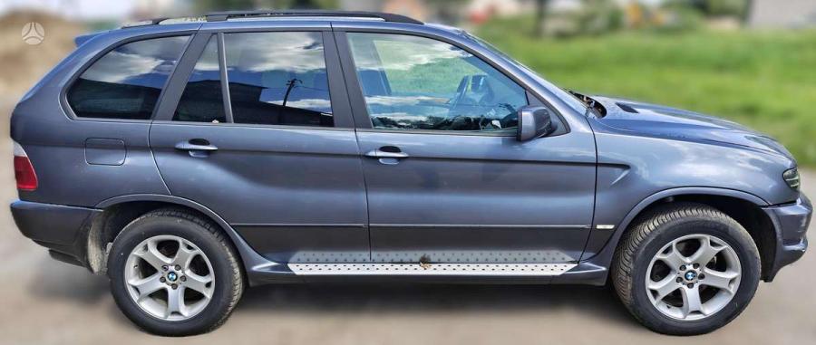 Grey BMW X5 2001 in Panevezys, with an engine capacity of 2.93 L and mileage of 300 thousand km for 2300 €, photo 5 on AUTOMOTO.COM.LV