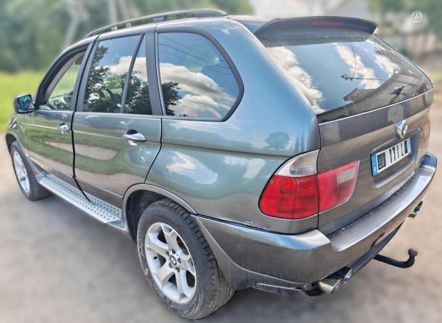 Grey BMW X5 2001 in Panevezys, with an engine capacity of 2.93 L and mileage of 300 thousand km for 2300 €, photo 9 on AUTOMOTO.COM.LV