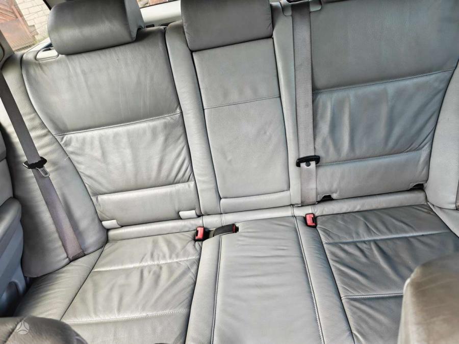 Grey BMW X5 2001 in Panevezys, with an engine capacity of 2.93 L and mileage of 300 thousand km for 2300 €, photo 13 on AUTOMOTO.COM.LV