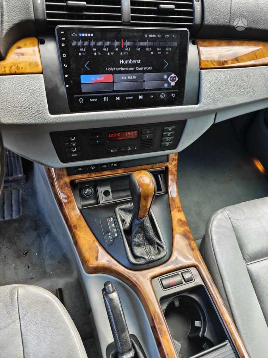 Grey BMW X5 2001 in Panevezys, with an engine capacity of 2.93 L and mileage of 300 thousand km for 2300 €, photo 18 on AUTOMOTO.COM.LV