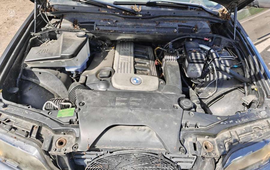 Grey BMW X5 2001 in Panevezys, with an engine capacity of 2.93 L and mileage of 300 thousand km for 2300 €, photo 21 on AUTOMOTO.COM.LV