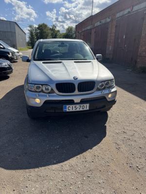 Pelēks BMW X5 2001 Narva, ar dzinēja tilpumu 3.00 L un nobraukumu 409 tūkst. km par 3000 €, foto  vietnē AUTOMOTO.COM.LV