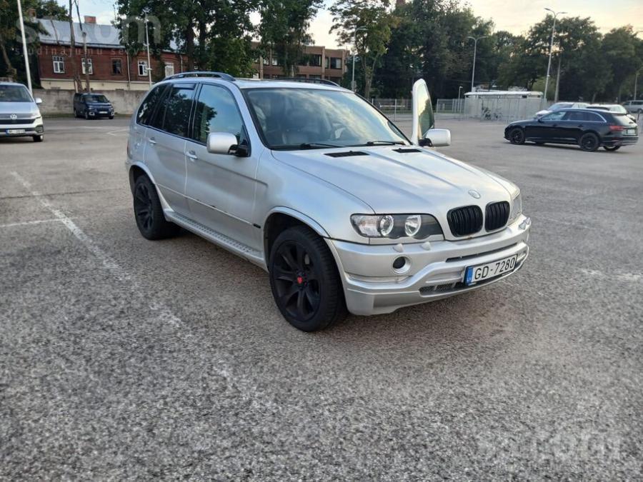 Grey BMW X5 2001 in Riga, with an engine capacity of 3.00 L and mileage of 0 thousand km for 2580 €, photo 5 on AUTOMOTO.COM.LV