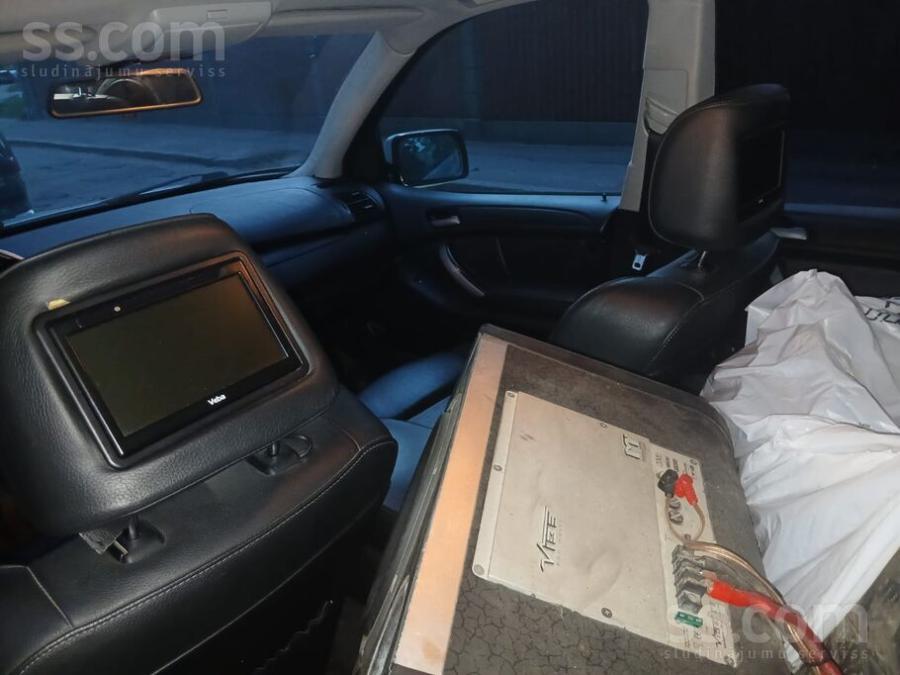 Grey BMW X5 2001 in Riga, with an engine capacity of 3.00 L and mileage of 0 thousand km for 2580 €, photo 6 on AUTOMOTO.COM.LV