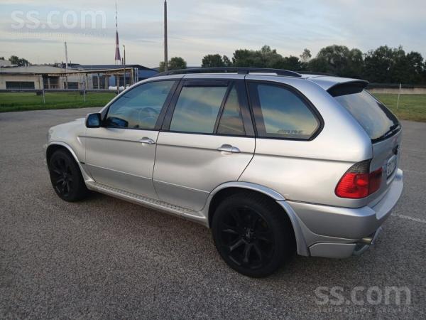 Grey BMW X5 2001 in Riga, with an engine capacity of 3.00 L and mileage of 0 thousand km for 2580 €, photo 8 on AUTOMOTO.COM.LV