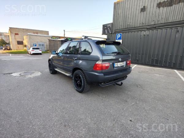 Grey BMW X5 2001 in Riga, with an engine capacity of 4.40 L and mileage of 365 thousand km for 4400 €, photo 5 on AUTOMOTO.COM.LV