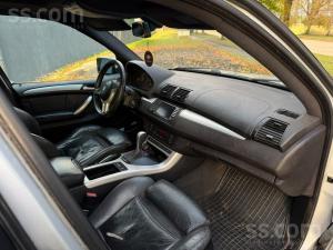 Pelēks BMW X5 2001 Ogre, ar dzinēja tilpumu 3.00 L un nobraukumu 455 tūkst. km par 2750 €, foto 13 vietnē AUTOMOTO.COM.LV