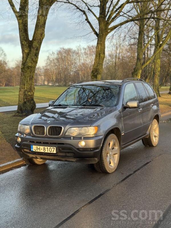 Grey BMW X5 2002 in Riga, with an engine capacity of 3.00 L and mileage of 250 thousand km for 5000 €, photo 1 on AUTOMOTO.COM.LV