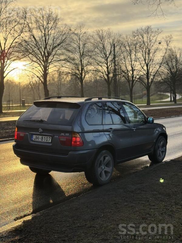 Grey BMW X5 2002 in Riga, with an engine capacity of 3.00 L and mileage of 250 thousand km for 5000 €, photo 3 on AUTOMOTO.COM.LV
