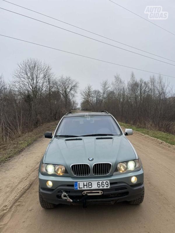 Grey BMW X5 2002 in Kaunas, with an engine capacity of 2.90 L and mileage of 300 thousand km for 2550 €, photo 2 on AUTOMOTO.COM.LV