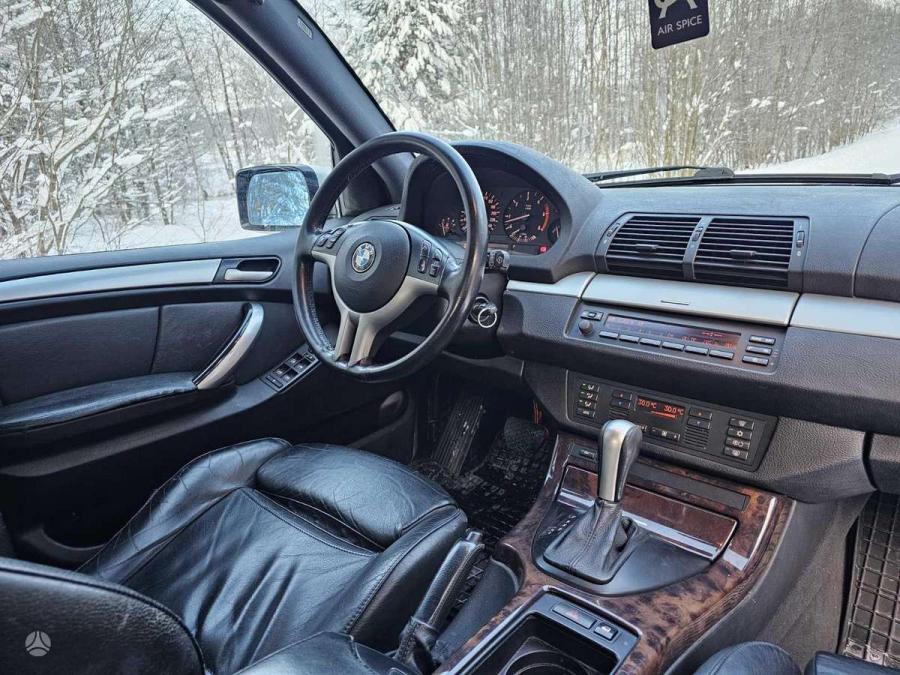 Pelēks BMW X5 2002 Šalčininkai, ar dzinēja tilpumu 2.93 L un nobraukumu 242 tūkst. km par 3500 €, foto 7 vietnē AUTOMOTO.COM.LV