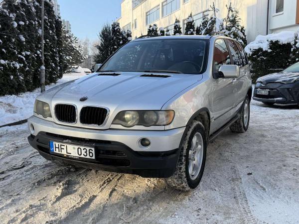 Pelēks BMW X5 2002 Viļņa, ar dzinēja tilpumu 2.93 L un nobraukumu 309 tūkst. km par 2700 €, foto 1 vietnē AUTOMOTO.COM.LV