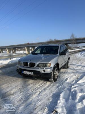 Grey BMW X5 2002 in Kaunas, with an engine capacity of 3.00 L and mileage of 380 thousand km for 3000 €, photo 2 on AUTOMOTO.COM.LV