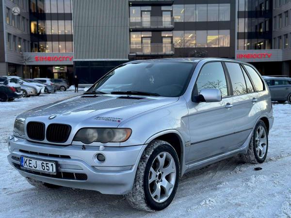 Pelēks BMW X5 2002 Viļņa, ar dzinēja tilpumu 2.93 L un nobraukumu 328 tūkst. km par 3000 €, foto 2 vietnē AUTOMOTO.COM.LV