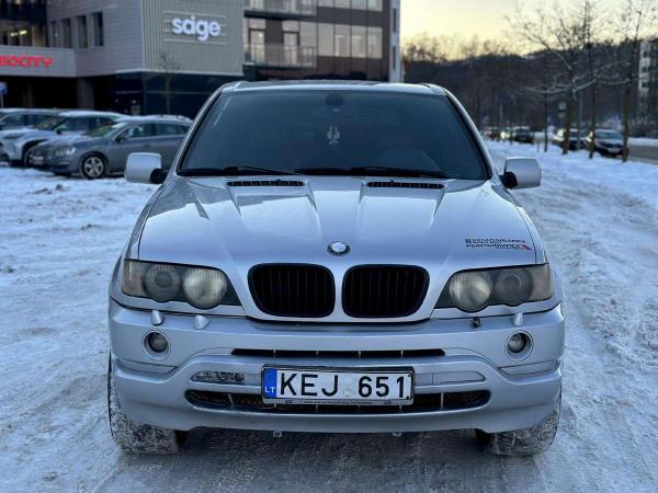 Pelēks BMW X5 2002 Viļņa, ar dzinēja tilpumu 2.93 L un nobraukumu 328 tūkst. km par 3000 €, foto 3 vietnē AUTOMOTO.COM.LV