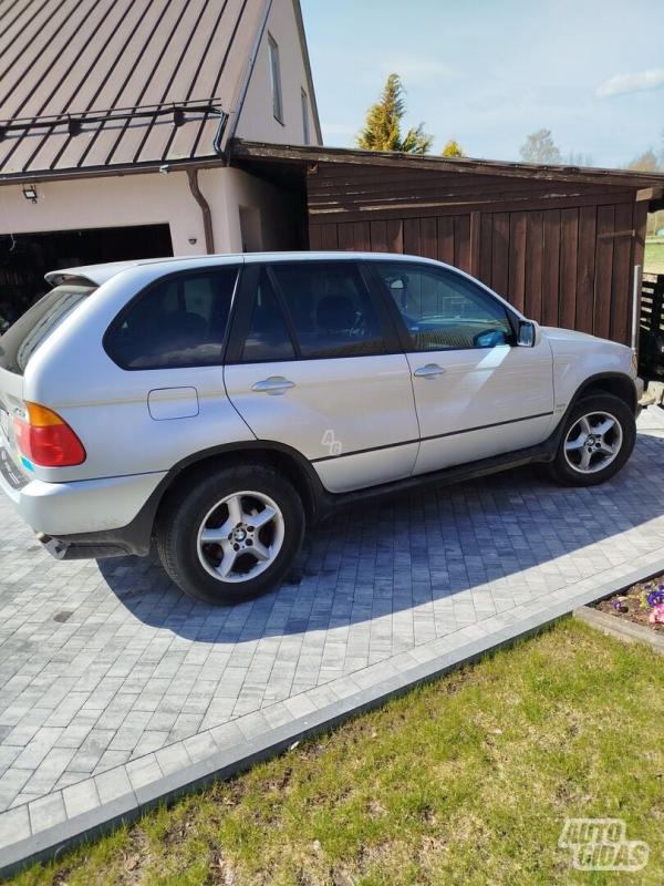 Pelēks BMW X5 2002 Kaišiadorys, ar dzinēja tilpumu 3.00 L un nobraukumu 270 tūkst. km par 3200 €, foto 3 vietnē AUTOMOTO.COM.LV