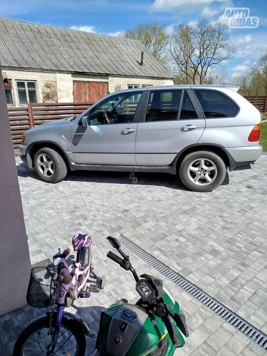 Pelēks BMW X5 2002 Kaišiadorys, ar dzinēja tilpumu 3.00 L un nobraukumu 270 tūkst. km par 3200 €, foto 5 vietnē AUTOMOTO.COM.LV