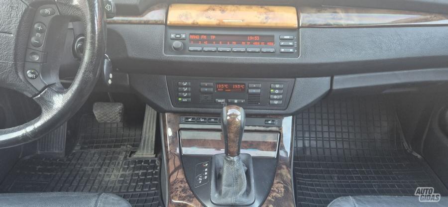 Grey BMW X5 2002 in Kaunas, with an engine capacity of 3.00 L and mileage of 363 thousand km for 2850 €, photo 18 on AUTOMOTO.COM.LV