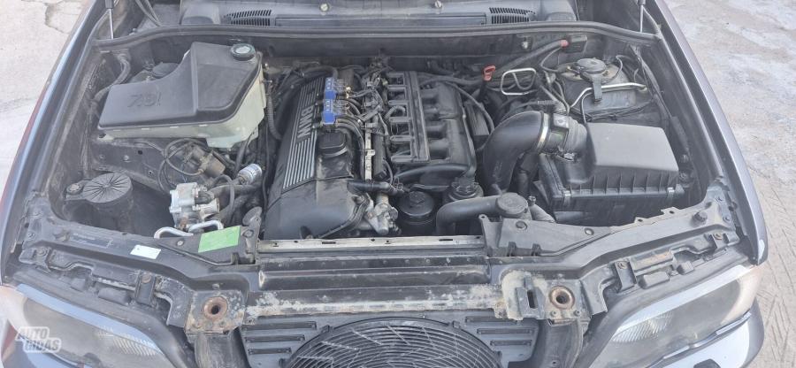 Grey BMW X5 2002 in Kaunas, with an engine capacity of 3.00 L and mileage of 363 thousand km for 2850 €, photo 21 on AUTOMOTO.COM.LV