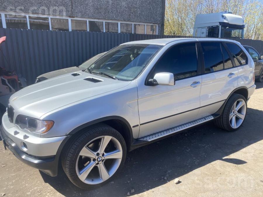 Grey BMW X5 2002 in Riga, with an engine capacity of 3.00 L and mileage of 400 thousand km for 4200 €, photo 1 on AUTOMOTO.COM.LV