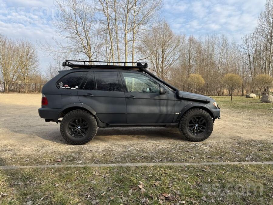 Grey BMW X5 2002 in Riga, with an engine capacity of 3.00 L and mileage of 368 thousand km for 3850 €, photo 3 on AUTOMOTO.COM.LV