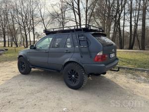 Grey BMW X5 2002 in Riga, with an engine capacity of 3.00 L and mileage of 368 thousand km for 3850 €, photo 6 on AUTOMOTO.COM.LV
