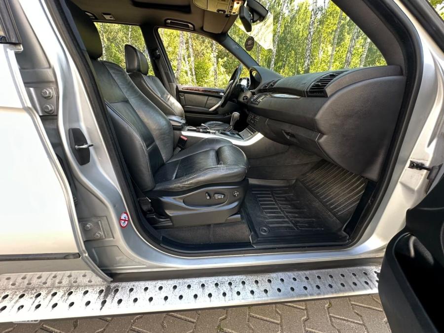 Grey BMW X5 2002 in Kaunas, with an engine capacity of 3.00 L and mileage of 0 thousand km for 2350 €, photo 16 on AUTOMOTO.COM.LV